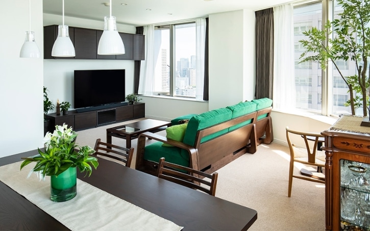 【実例付き】16畳LDKで快適なリビングを叶えるレイアウト術～縦長・横長・正方形LDK16畳～ | a.flat その暮らしに、アジアの風を - 目黒通り・新宿・大阪梅田(グランフロント北館)