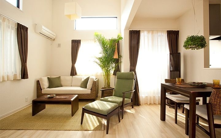 【実例付き】16畳LDKで快適なリビングを叶えるレイアウト術～縦長・横長・正方形LDK16畳～ | a.flat その暮らしに、アジアの風を - 目黒通り・新宿・大阪梅田(グランフロント北館)